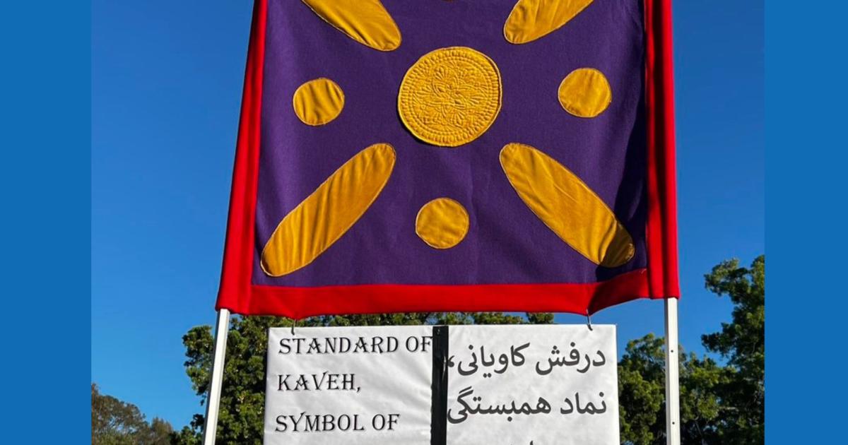 درفش کاویانی، نماد پیروزی ایرانیان، برافراشته بر دستان زنان آزادی‌خواه ایندیپندنت فارسی